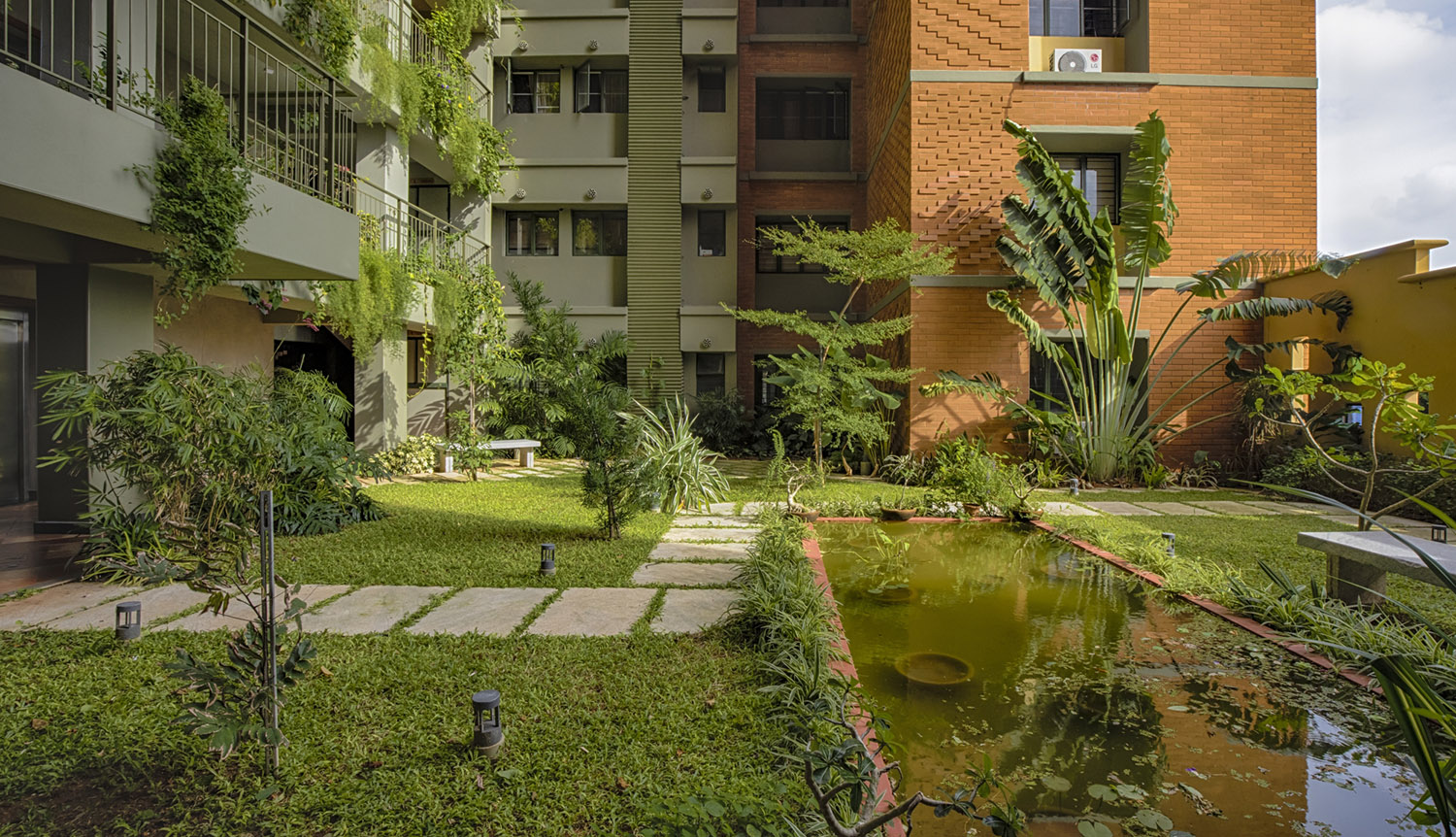 Modern Times – Vertical Villas