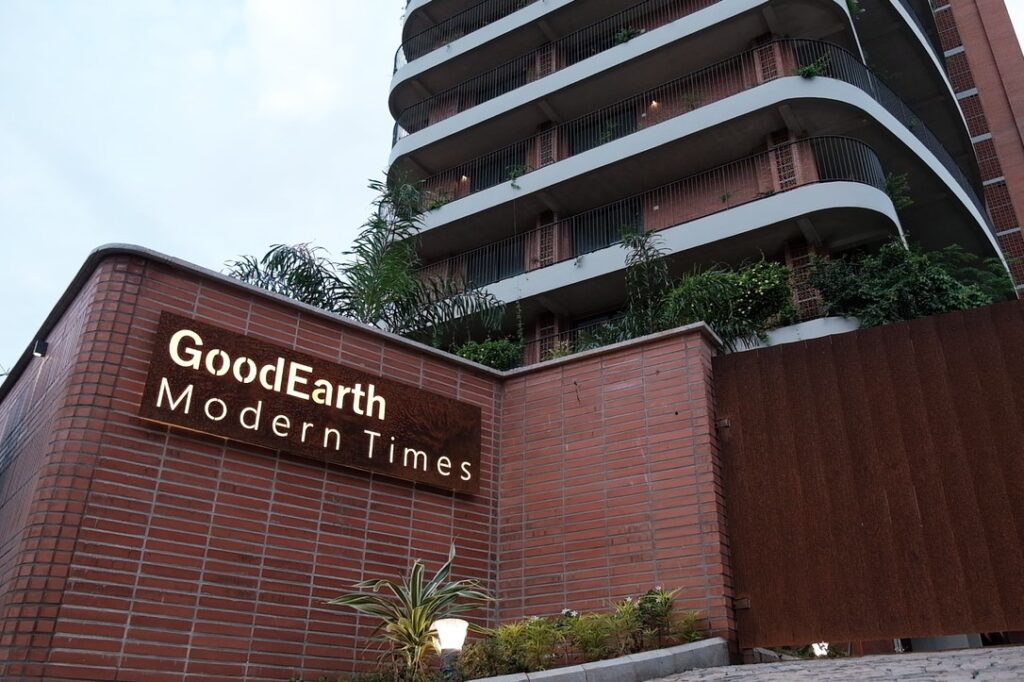 Modern Times – Vertical Villas